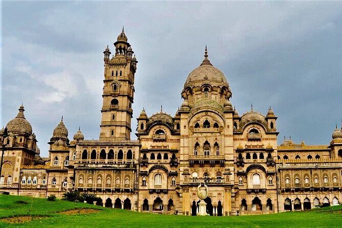 Vadodara Palace, Champaner & Pavagad temple from Ahmedabad with guide - Pavagadh Hill and the Kalika Mata Temple