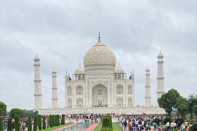 Visit Taj Mahal - The Taj Mahal: The Crown Jewel