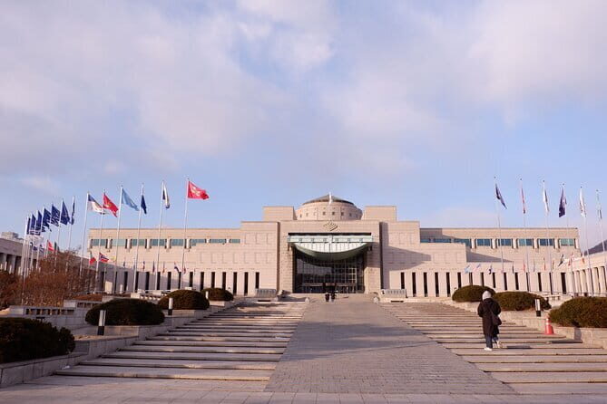 War Memorial, Jogyesa Temple & Tapgol Park Tour in Seoul - Authentic Experiences and Highlights from Fellow Travelers