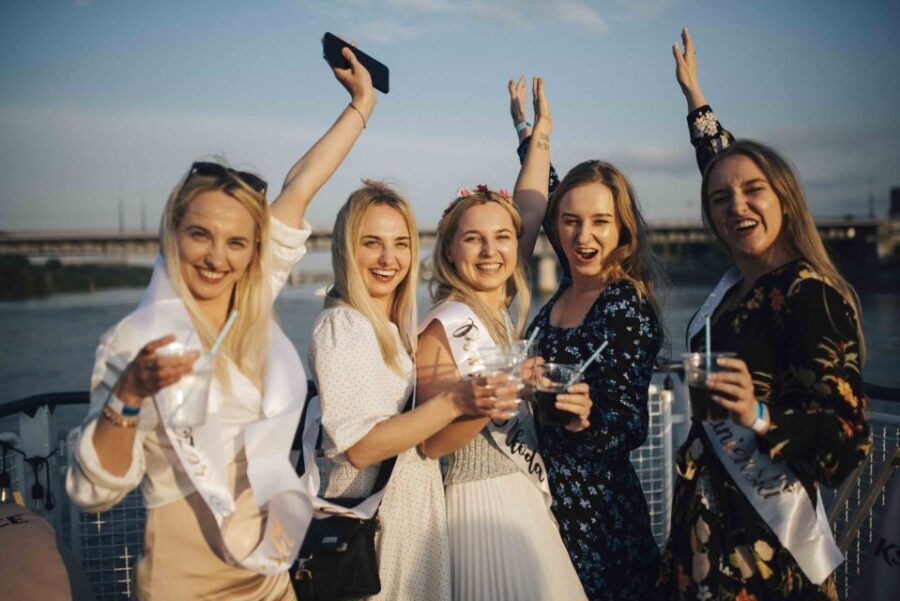 Warsaw: Boat Party with Unlimited Drinks &VIP Club Entrance - Who Should Consider This Tour