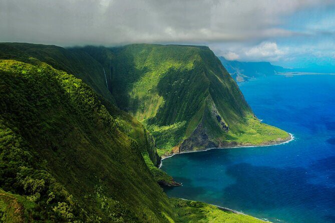 Waterfalls of West Maui and Molokai Helicopter Tour - What Travelers Can Expect