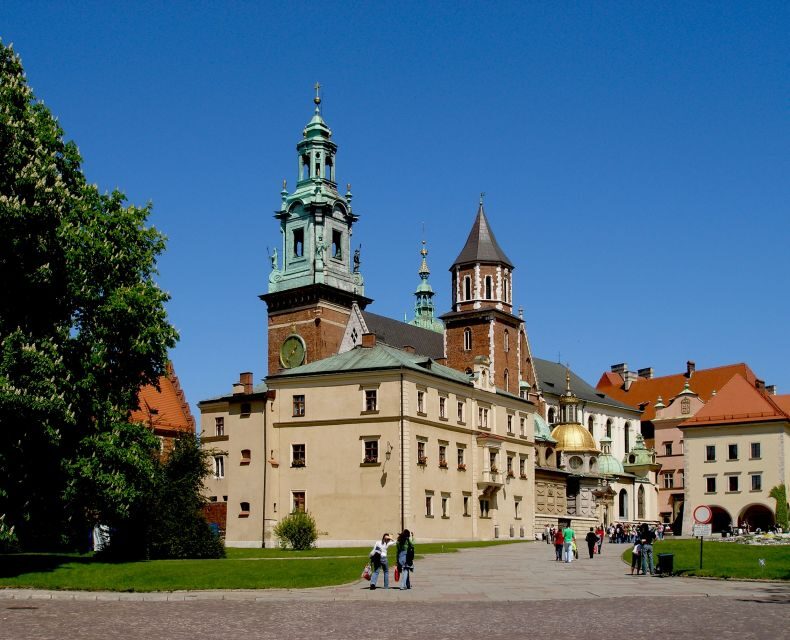 Wawel Castle and Cathedral Guided Tour - The Experience in Detail