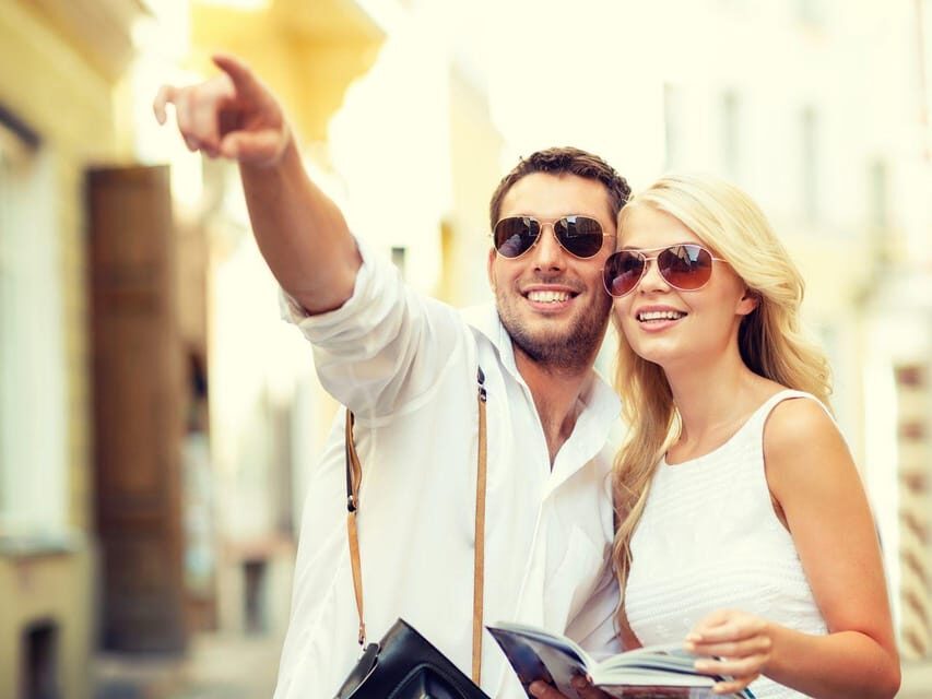 Weimar: AdventureDate, walk with quiz and dinner for couples - Itinerary Breakdown: What to Expect