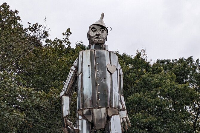 Wizard of Oz Movie Tour in Chicago - The Value of Visual and Audio Media