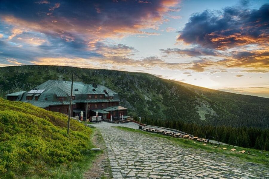Wroclaw Day Tour to Giant Mountains, Karpacz, Palaces Valley - Exploring the Itinerary: What You’ll Experience