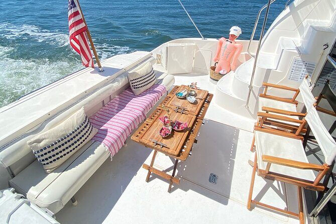 Yacht Charter in Palm Beach with Crew - What Makes This Experience Special?