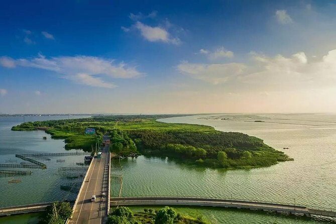 Yangcheng Lake Hairy Crab Gourmet Tour with Zhouzhuang or Tongli Visit from Shanghai - FAQs