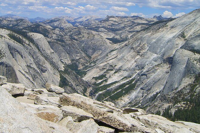 Yellowstone Rocky Mountain and California Desert 11 Day Explorer - Who Is This Tour Best Suited For?