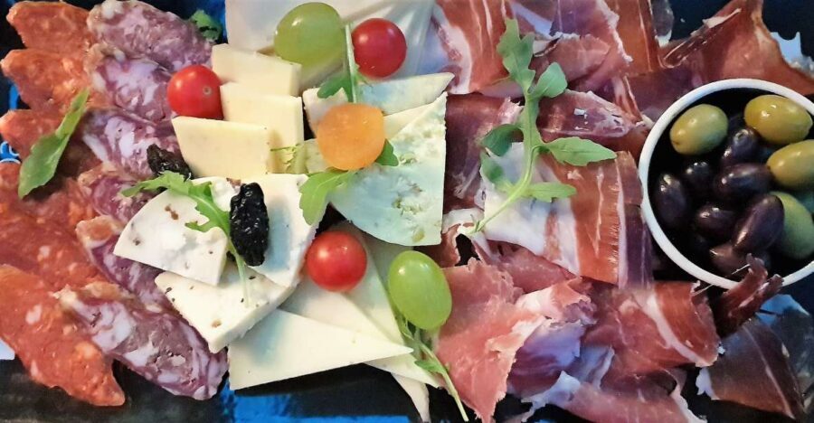 Zagreb: Private Food and History Walking Tour with Tastings - Why This Tour Offers Great Value