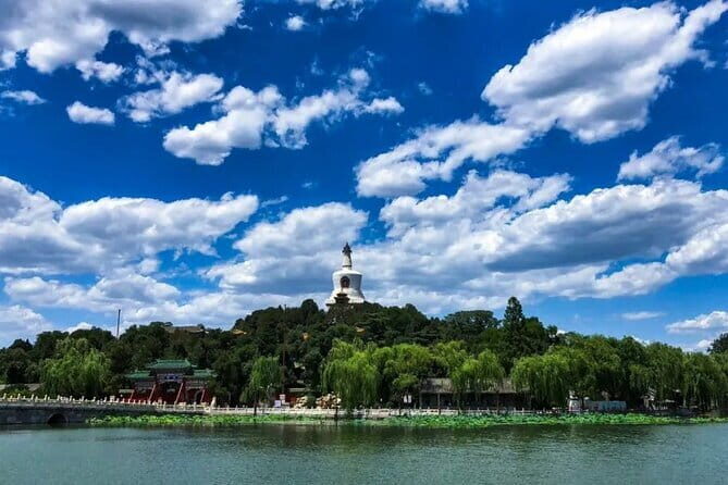 1-Day Emperors Tour in Bejing: Forbidden City, Beihai Park, Jingshan and Hutong - The Sum Up