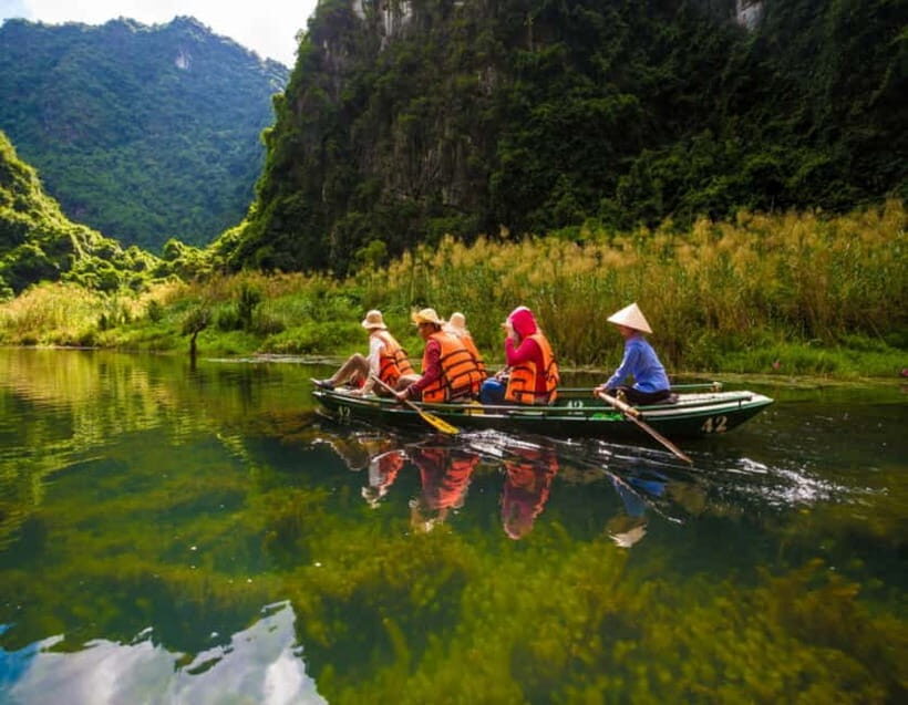 2-Day Ninh Binh Tour with Accommodation & Meals, Small Group - Itinerary Breakdown: What to Expect Each Day