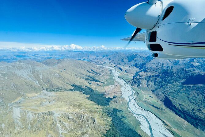 20 Minute Trial Flight Over Lake Wanaka - The Value of This Experience