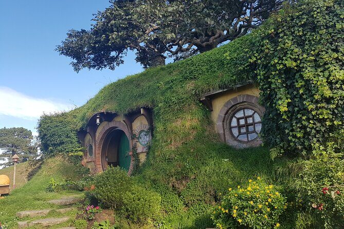 3 Day Hobbiton Rotorua Waiotapu Taupo and Waitomo Caves Tour - Practical Tips for Travelers
