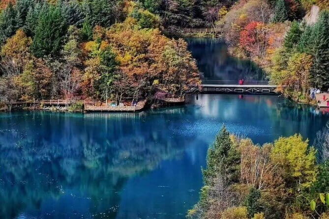 3 Days Jiuzhaigou and Huanglong Tour by Fast Train from Xian - Day 2: Exploring Jiuzhaigou’s Lakes and Waterfalls