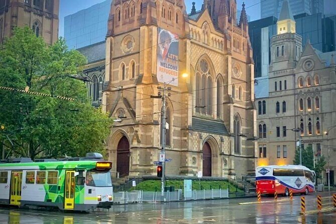 4 Hours Sightseeing Small Group Tour in Melbourne City - What to Expect in Terms of Transport and Group Size