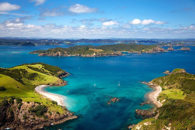 5-Day Bay of Islands, Auckland, Hobbiton, Rotorua & Waitomo Tour - The Experience and Its Value