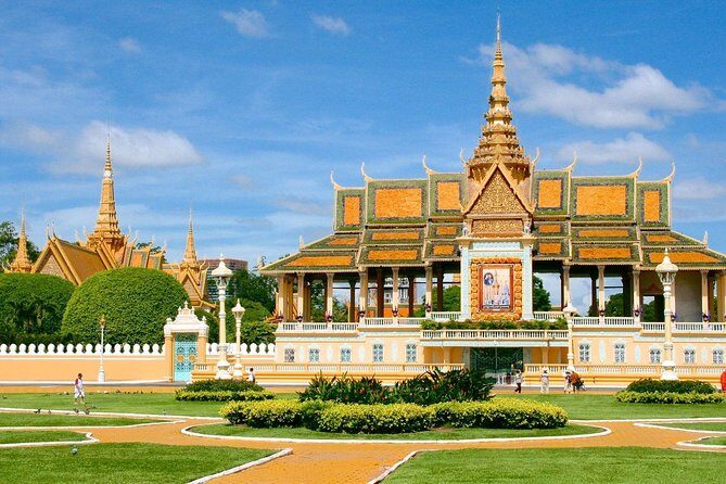 5-day Phnom Penh & Siem Reap Angkor Complex Floating village - Days 3 & 4: Discovering Angkor’s Marvels