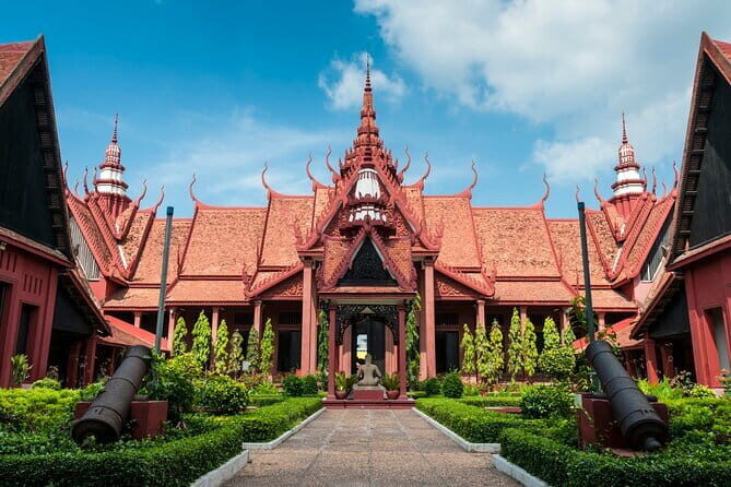 6 Days Private Guide Tour Phnom Penh to Siem Reap included domestic flight - Seamless transition to Siem Reap and Angkor