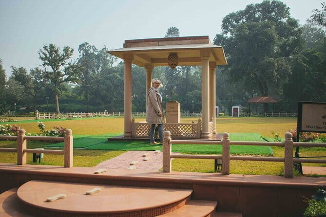 6-hours Delhi's temples & Gandhi's journey combo city tour - The Lotus Temple: Architectural Marvel and Baha’i House of Worship