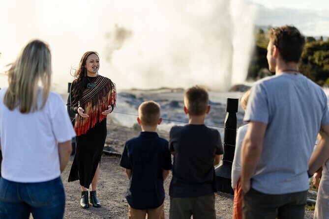 7 Hours Te Puia Rotorua Tour from Tauranga with Concert - How the Itinerary Shapes Your Day