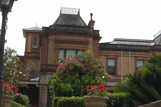 Adelaide Walking Tour: Grand Mansions and Sub-Divisions - Discovering Historic Homes and Architectural Styles