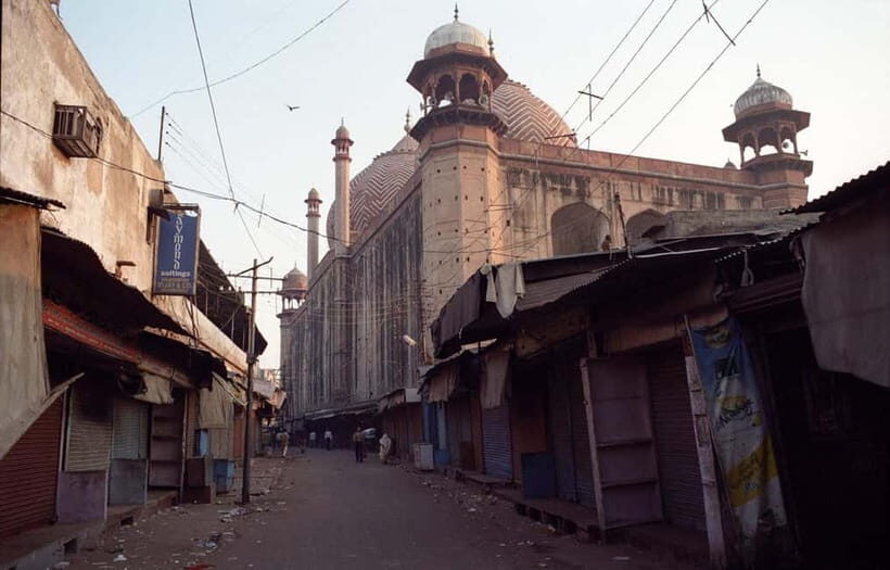 Agra: Day Tour to Tomb of Akbar, Baby Taj, Mehtab and more - Transportation and Guide Experience