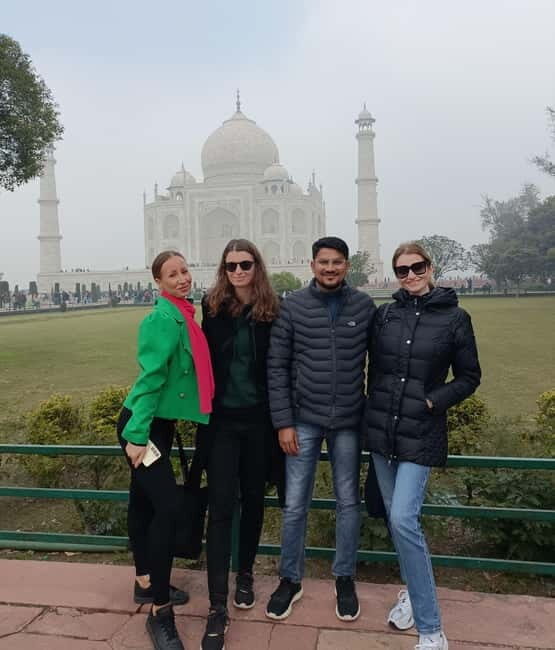 Agra: Taj Mahal and Mausoleum Guided Tour with Skip-the-Line - Exploring Agra’s Taj Mahal: A Closer Look at the Experience