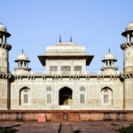 Agra: Taj Mahal Skip the line Guided Tour with options - What Makes This Tour Stand Out