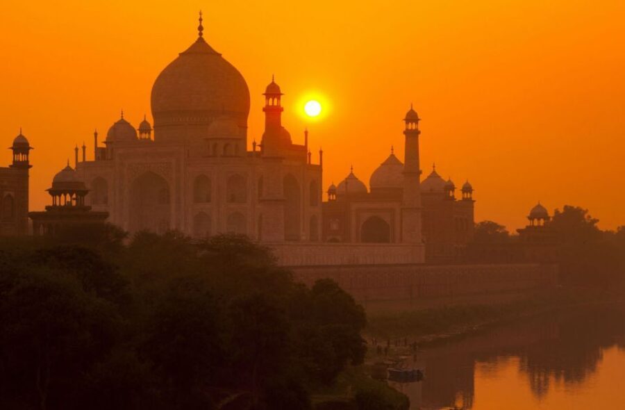 Agra: Taj Mahal with Mausoleum Skip-the-Line tickets & guide - Overview of the Experience