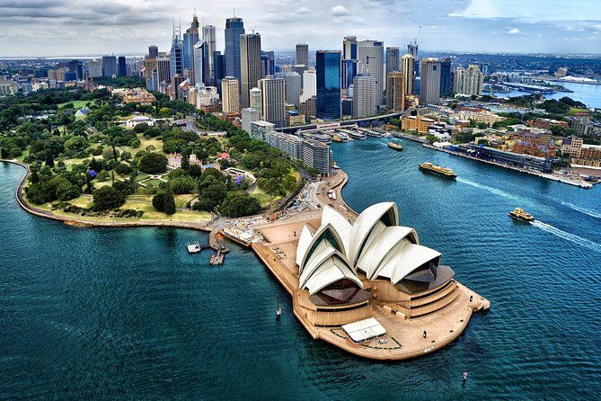 Airport Transfer: Sydney to Sydney Airport SYD by Luxury Van - Why Choose a Private Luxury Transfer?