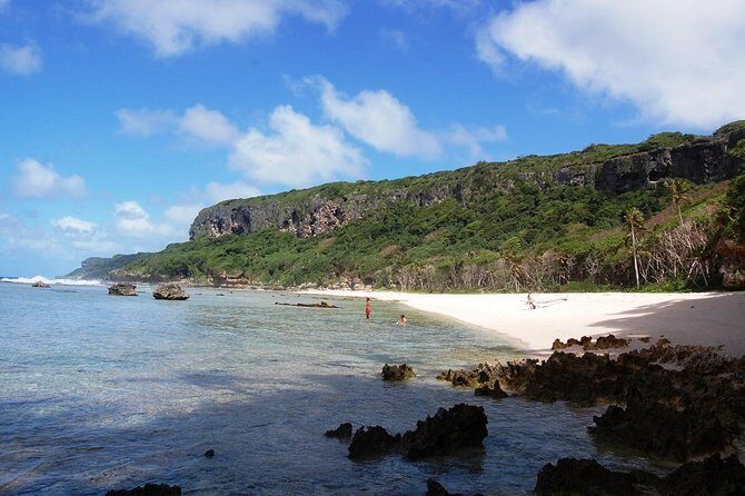 Airport Transfers from Hotel to Fua'amotu Int'l and Dom Airport - The Booking and Meeting Process