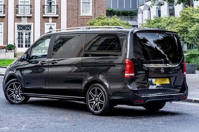 Arrival from Melbourne Airport MEL to Melbourne City by Minivan - Key Points