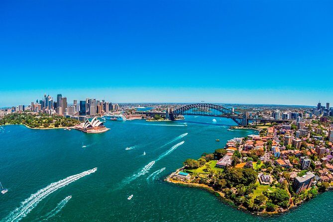 Arrival Transfer: Sydney Airport SYD to Sydney in Business Car - The Experience in Detail