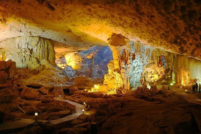 Ban Gioc Waterfall 2D1N From Hanoi Including Nguom Ngao Cave - Reaching Ban Gioc Waterfall