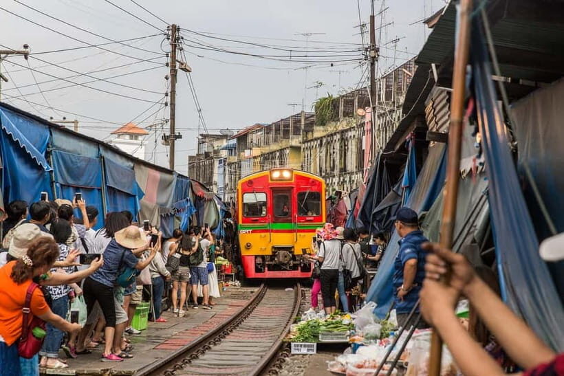 Bangkok: Damnoen Floating Market & Train Market Private Tour - Analyzing the Value