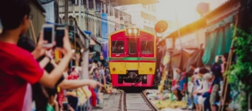 Bangkok: Maeklong Railway Market&Damnoensaduak-private tour - Practical Details and Value