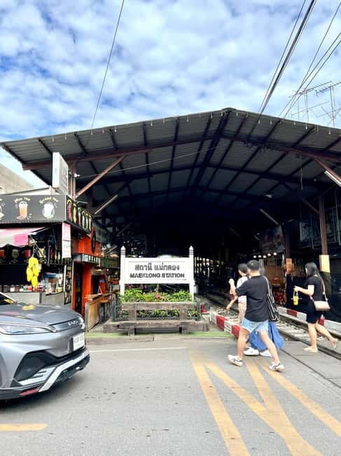 Bangkok: Private Railway & Floating Market with Paddle Boat - What the Tour Includes and What to Keep in Mind