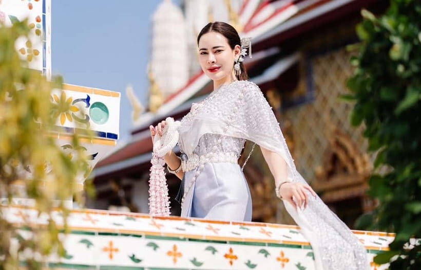 Bangkok: Thai Costume Rental + Hairdo, Makeup & Accessories - What to Expect During Your Visit