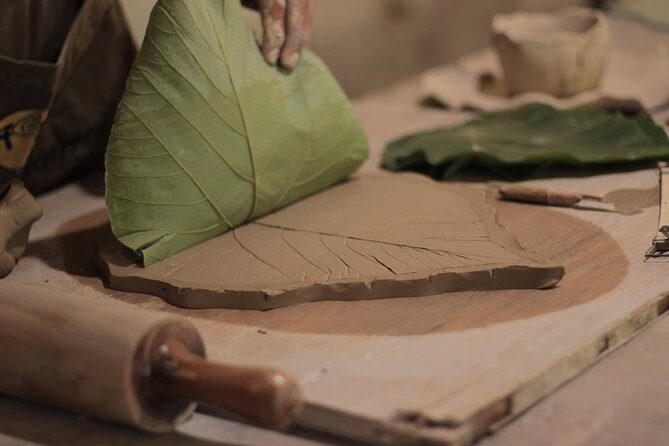 Basic Class and Hand Building Ceramic - Learning the Basic Techniques