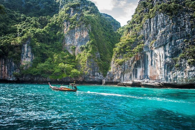 Beat the Crowds: Earlybird Phi Phi Islands by Speedboat - Value and Practicalities: Is It a Good Deal?