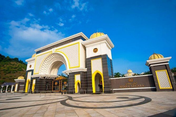 Best of Kuala Lumpur City Tour Including National Museum and National Monument - The Practical Aspects: Transportation, Timing, and Guide Quality