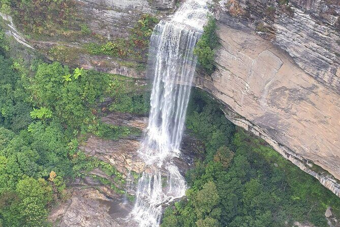 Blue Mountains Express includes Three Sisters Hiking Option - Echo Point and the Three Sisters: The Iconic Blue Mountains View
