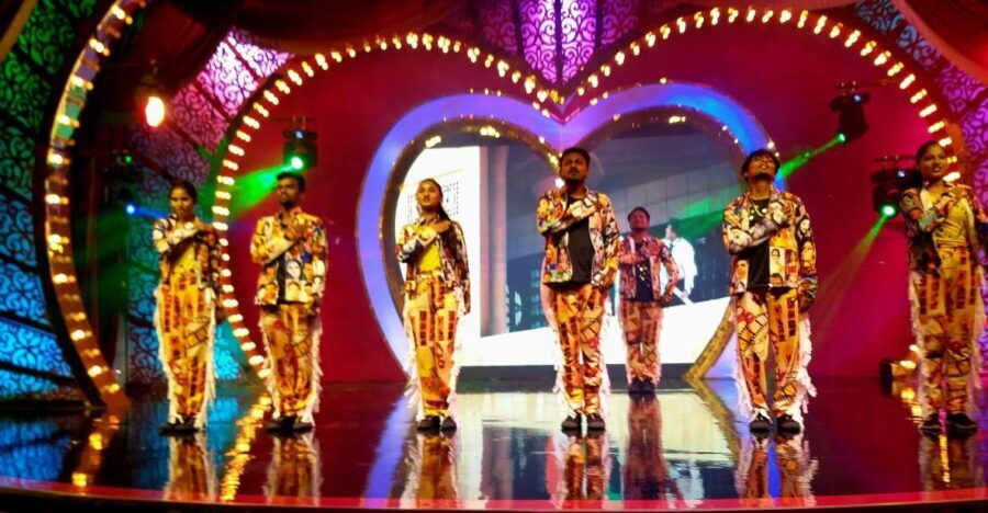 Bollywood Filmcity tour with Dance show. - What’s Included and What’s Not
