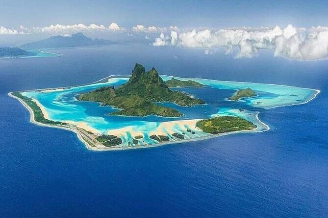 Bora Bora 30-minute Private Flight in a Light Aircraft - A Closer Look at the Experience