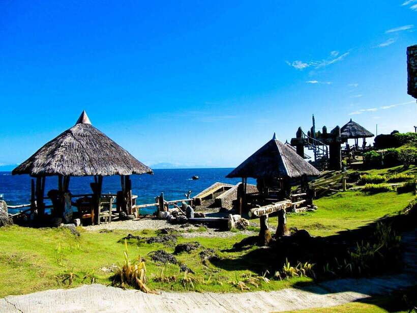 Boracay: Island Hopping Tour with Boodle Fight Lunch - Whats Included and Whats Not