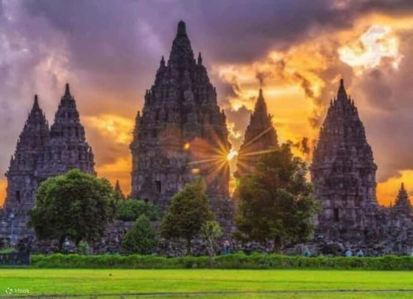 Borobudur &Prambanan Temple Tour Guaranteed Climb to the top - Transition to Prambanan