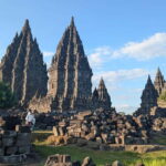 Borobudur sunrise from hill, Merapi volcano & Prambanan - Key Points