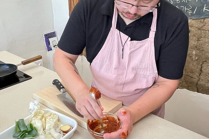 Bulgogi Kimbap & Korean Fried Chicken with Chef Hakyung In Hanok - The Experience and Its Practicalities