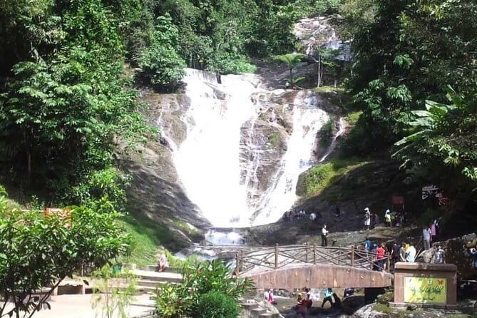 Cameron Highlands & Batu Caves Full-Day Tour - Lata Iskandar Waterfall: A Refreshing Break