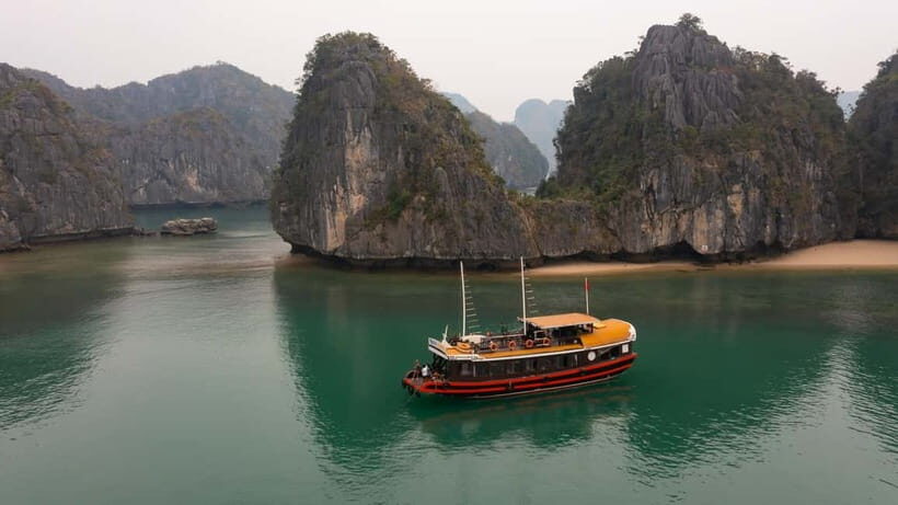 Cat Ba Island: Lan Ha Bay boat tour - lunch, beach, kayaking - Kayaking and Cave Adventures